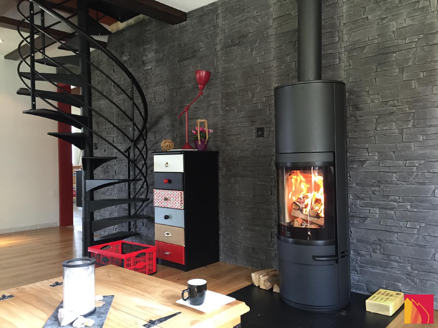 Scan 83-1 - Stalen of gietijzeren houtkachel